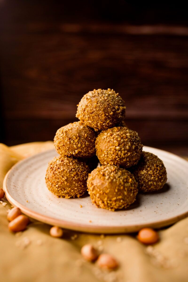 Til Gud Laddoo – A Traditional Winter Sweet - Meghna Food Magic